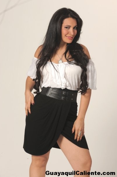 Laura Serrano conductora de El Astillero – ModeloCaliente.com